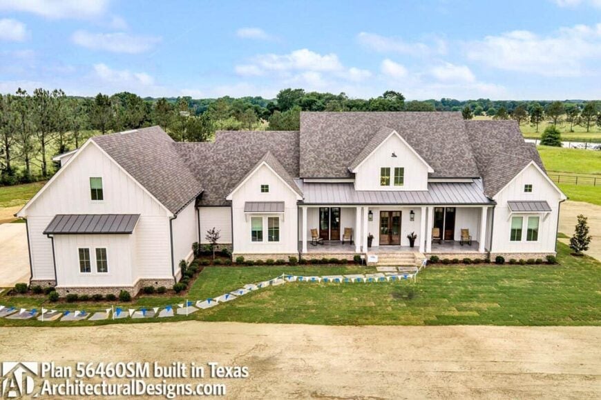 Take a Tour of this 3,000+ Sq. Ft. 5-Bedroom Modern Farmhouse for Wide ...