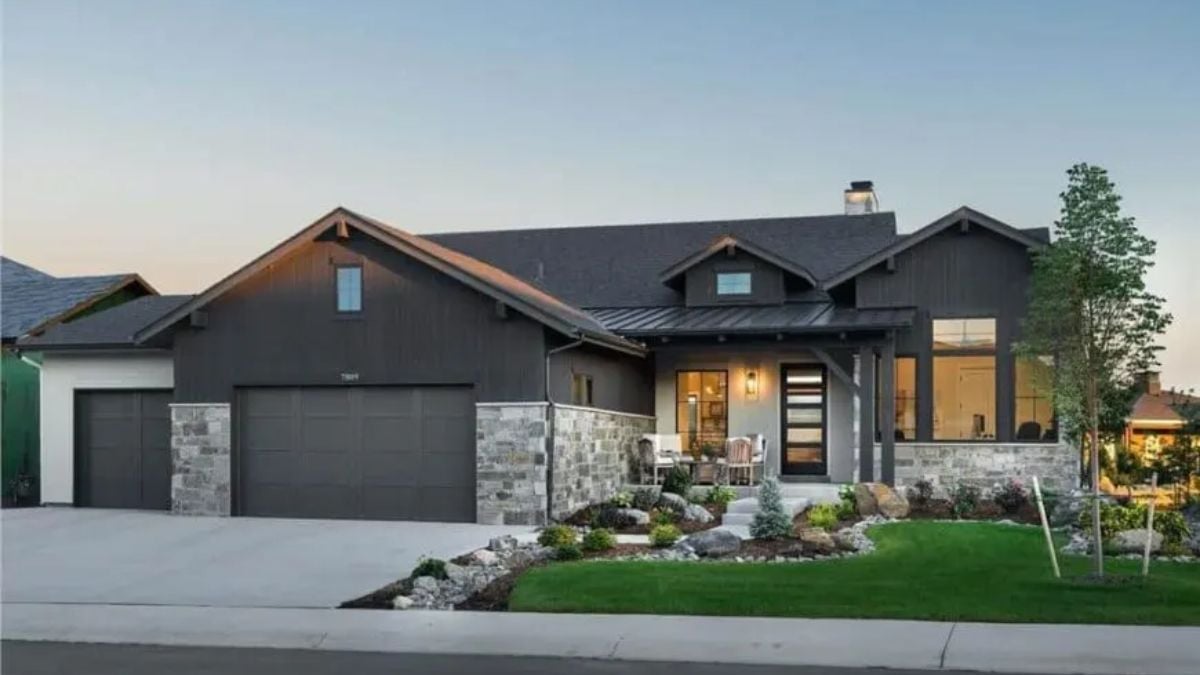 101 House Plans with a Garage