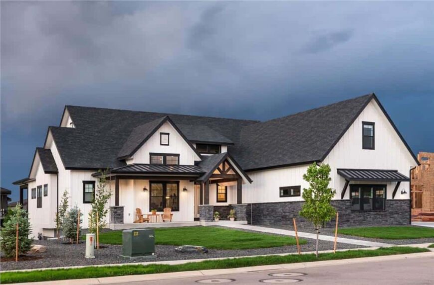 Tour This Expansive 2,580 Sq. Ft. 7 Bedroom Home with a Gorgeous Front ...