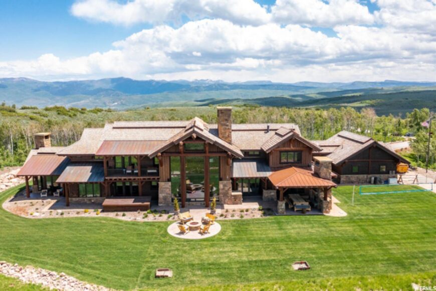 What is a Mansion? How Much Square Footage to be a Mansion?