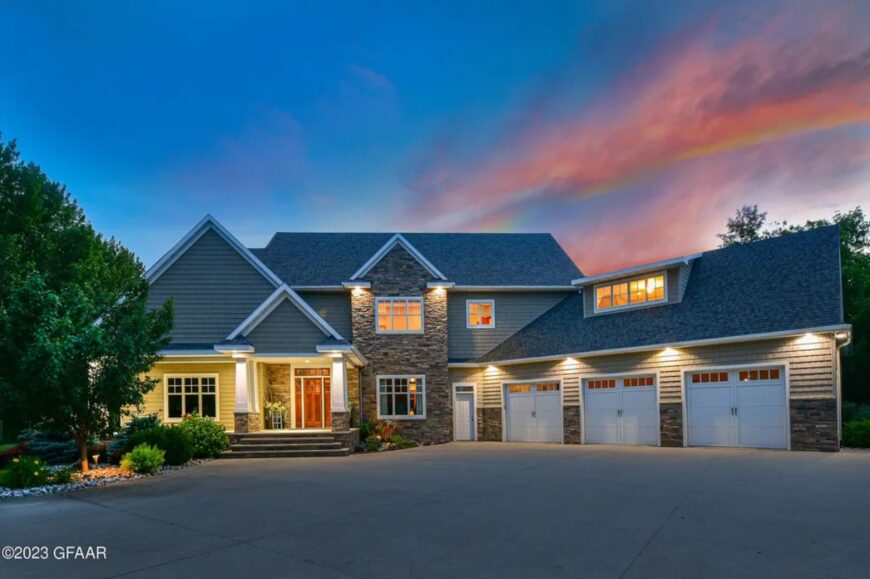 Rectangle-Shaped Houses Are the Chlamydia of Luxury Homebuilding
