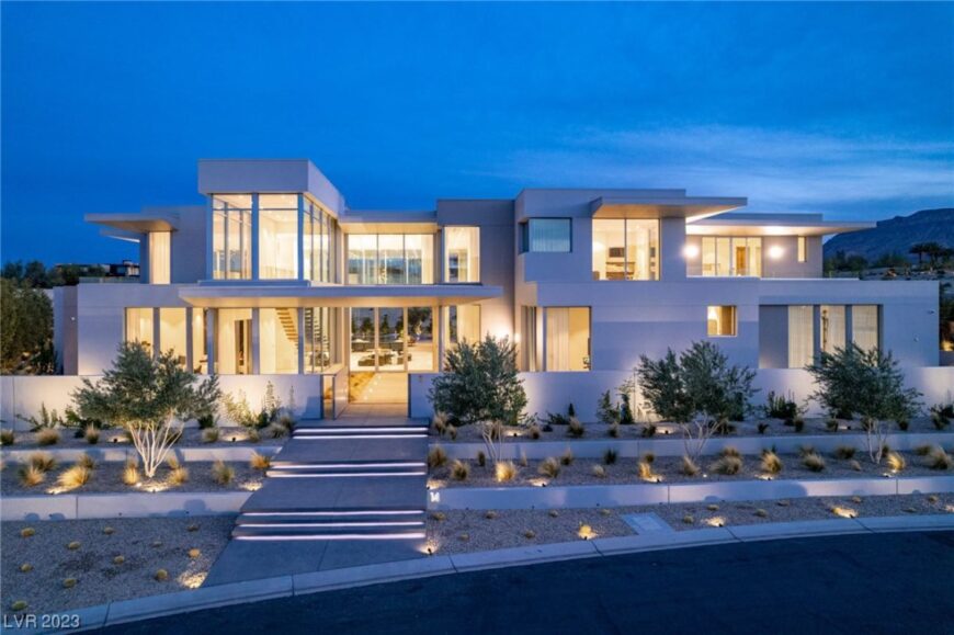 What is a Mansion? How Much Square Footage to be a Mansion?