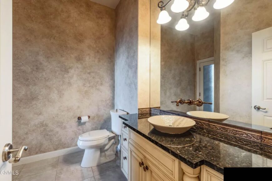 7,412 Sq. Ft. Mansion in Mandan, ND ($1,800,000) – Home Stratosphere