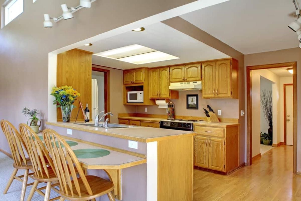 Maple vs Beech Wood (For Furniture, Flooring, and Cabinets)