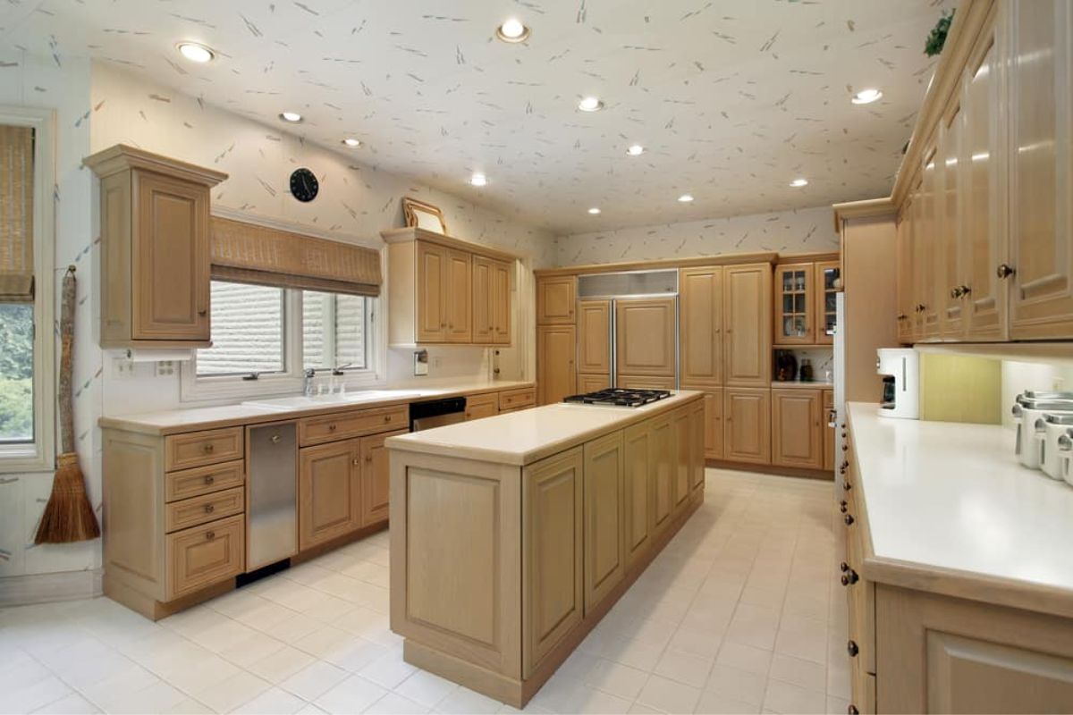 Oak vs Walnut Wood (Which is Better for Furniture, Flooring, and ...