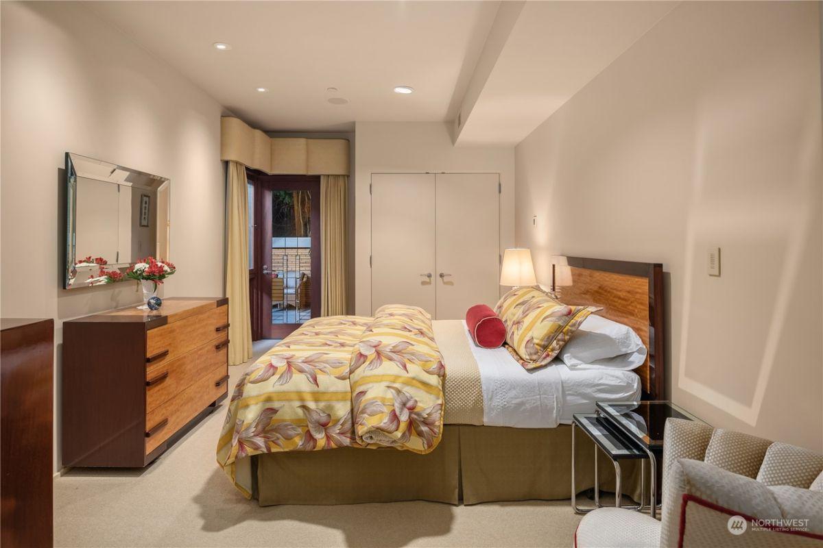 Small Space, Big Impact: 23 Medium Bedroom Ideas to Maximize Design ...