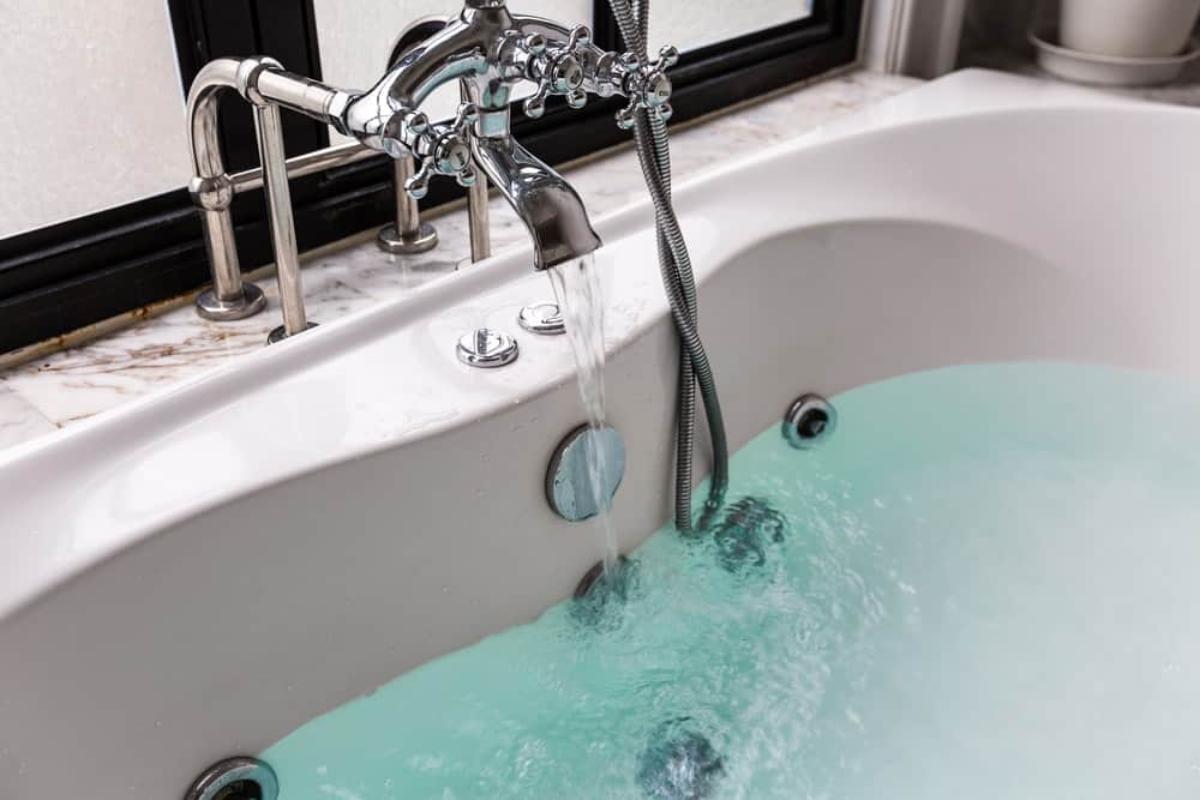 15 Parts of a Bathtub (2023 Guide and Detailed Diagram) - Home Stratosphere