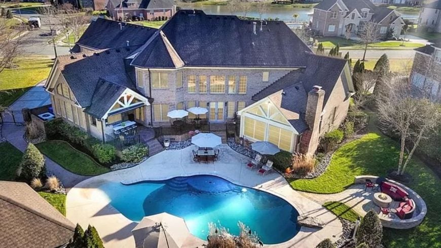 Single-Story Contemporary 4-Bedroom Ranch with Courtyard and Open ...