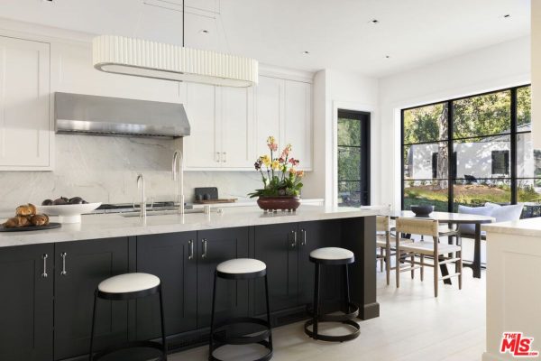 5,638 Sq. Ft. Property in Los Angeles, CA ($11,750,000) – Home Stratosphere