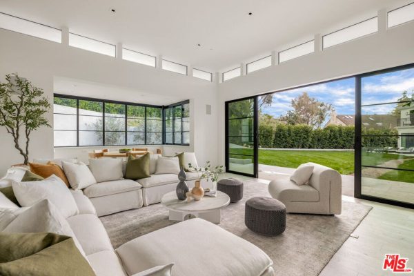 5,638 Sq. Ft. Property in Los Angeles, CA ($11,750,000) – Home Stratosphere