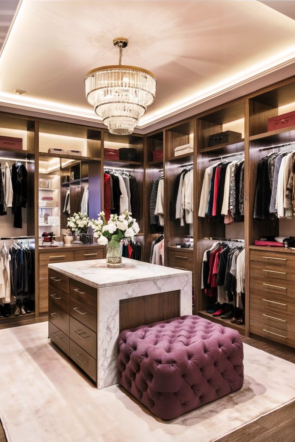 23 Distinguishing Features of Luxury Walk-in Closets that Make Them ...