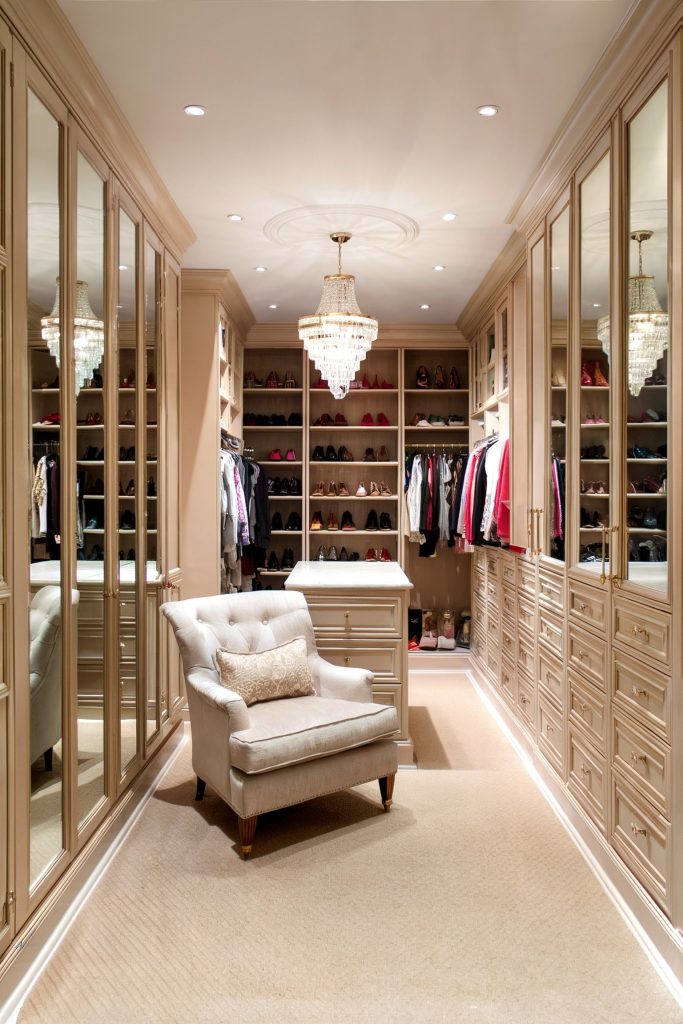 23 Distinguishing Features of Luxury Walk-in Closets that Make Them ...