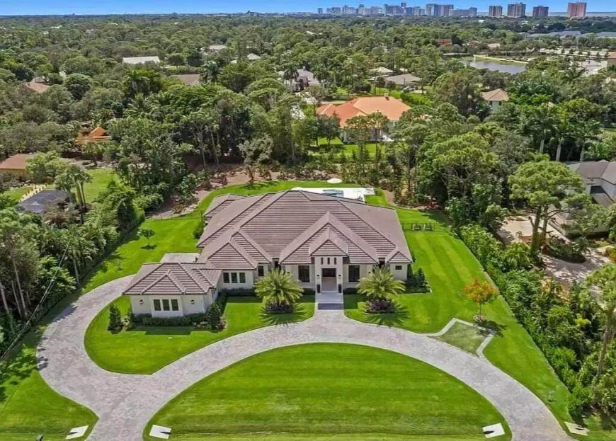 Beach Style 4-Bedroom Serrano Home for a Corner Lot with Wet Bar and ...