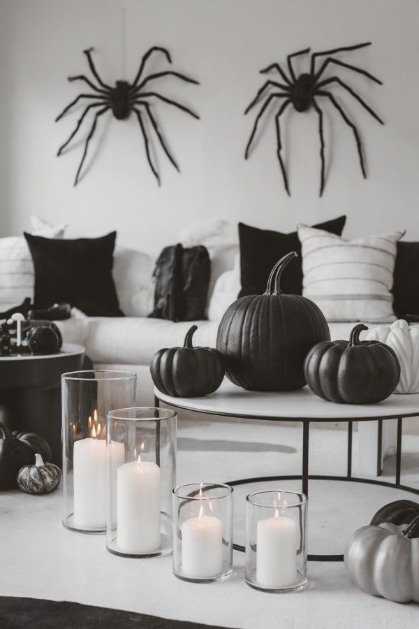 23 Enchanting Halloween Living Room Decor Ideas – Home Stratosphere