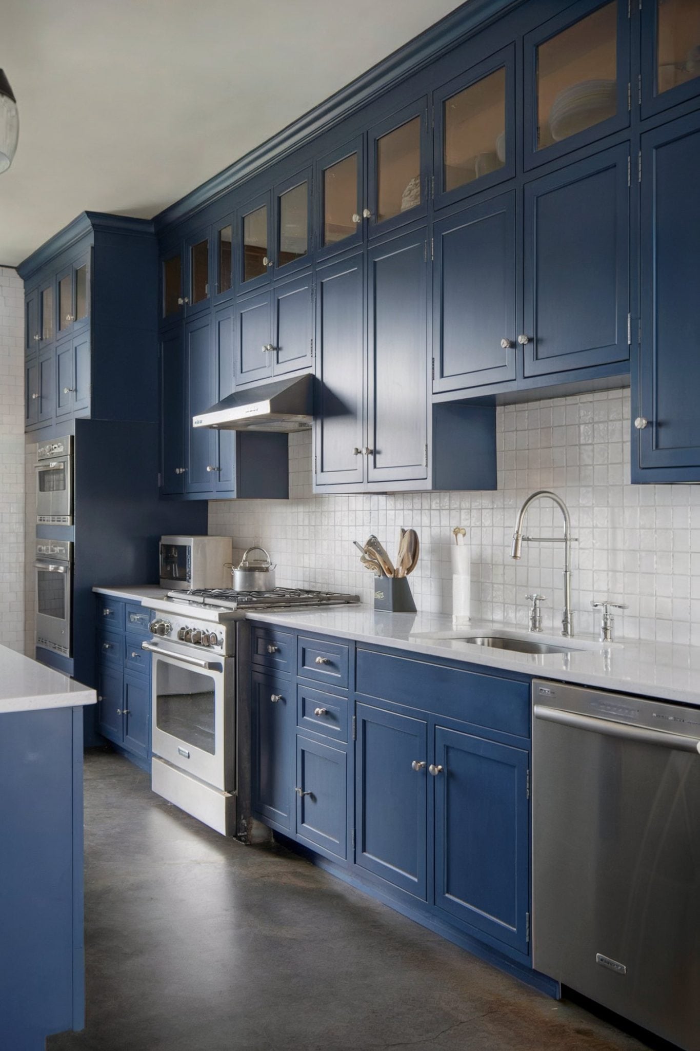 23 Blue Kitchen Cabinets that Will Give You a Taste of What They Look ...