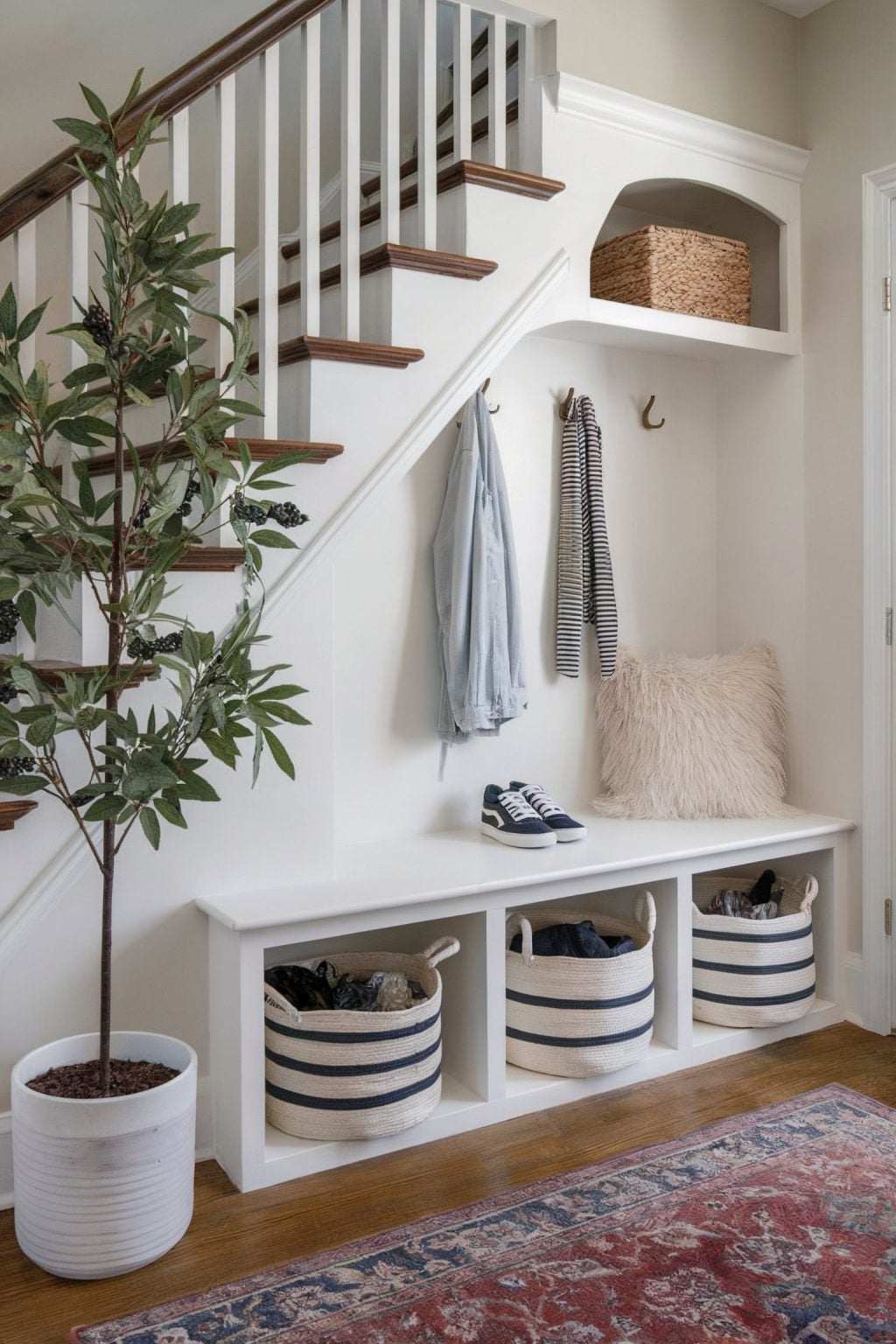 22 Mudroom Entryway Ideas to Transform Your Home’s First Impression ...