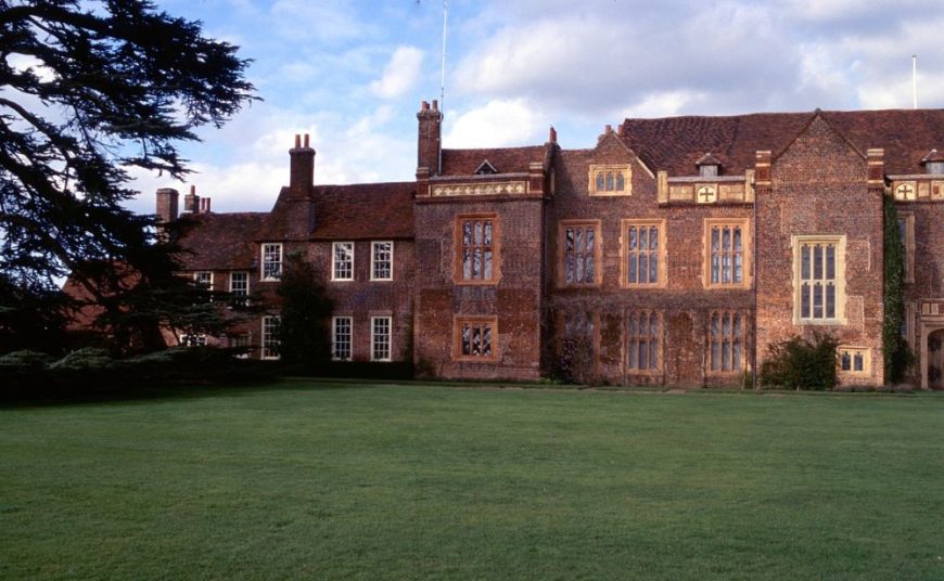 Discover 15 of the Grandest Tudor Mansions Built in Britain that were ...