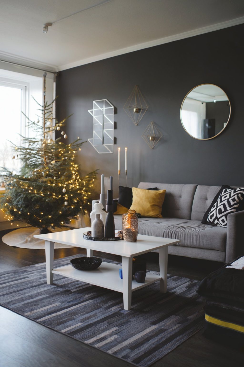 Design a Relaxed Holiday Living Room with These 13 Cozy Ideas – Home ...