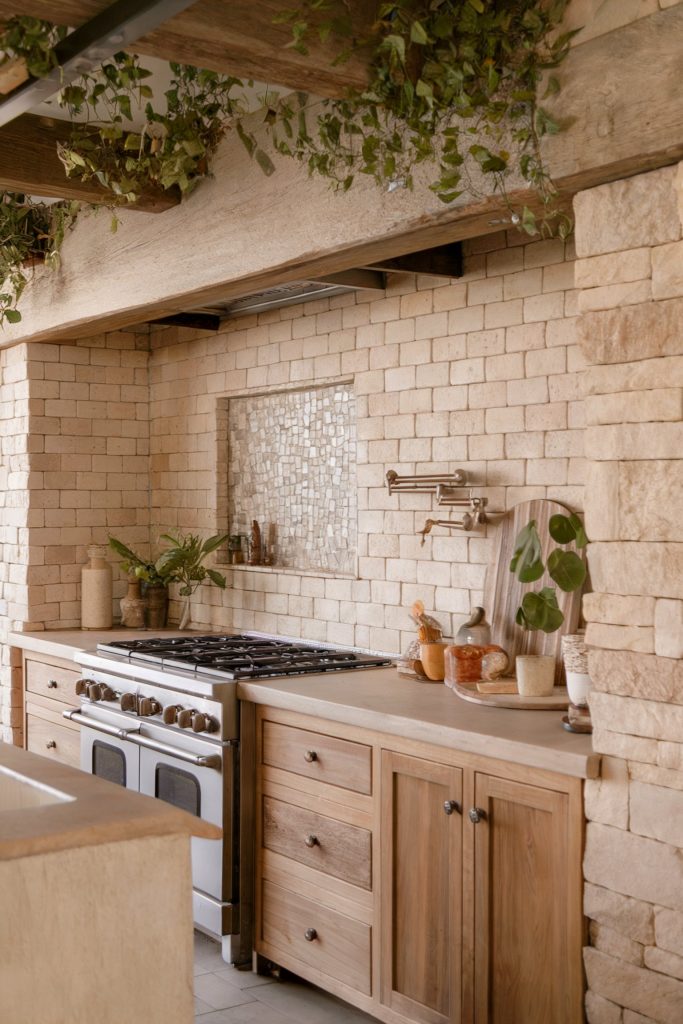 Neutral Never Looked So Good: 13 Kitchen Backsplash Ideas – Home ...