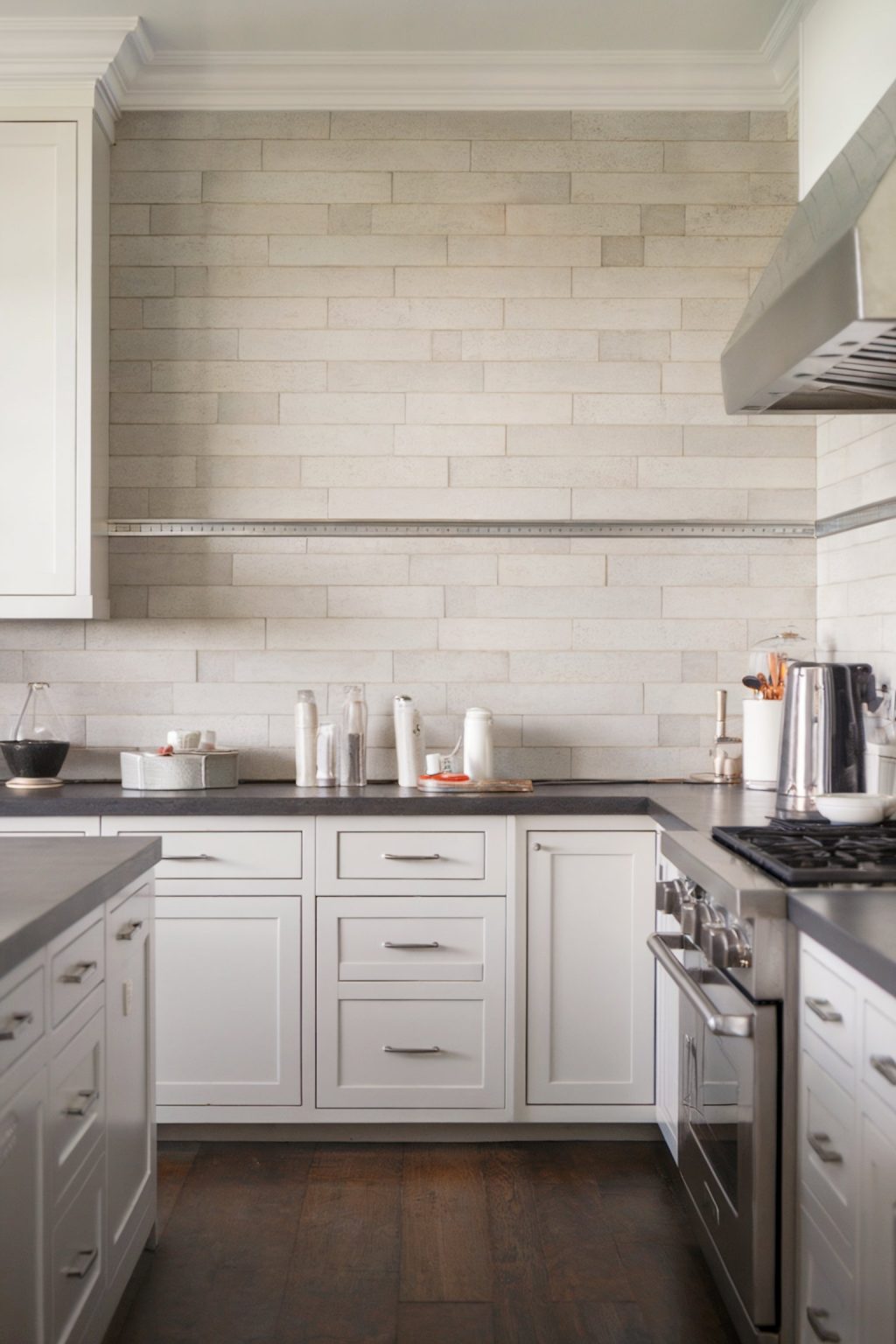 Neutral Never Looked So Good: 13 Kitchen Backsplash Ideas