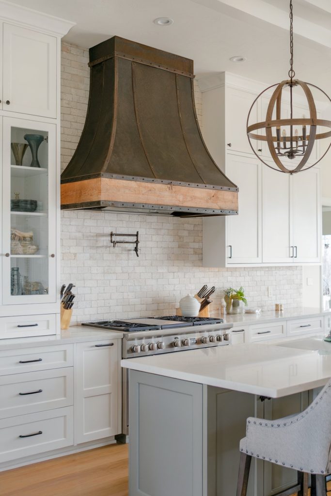 14 Farmhouse Kitchen Ideas for Adding the Perfect Rustic Touch to Your ...