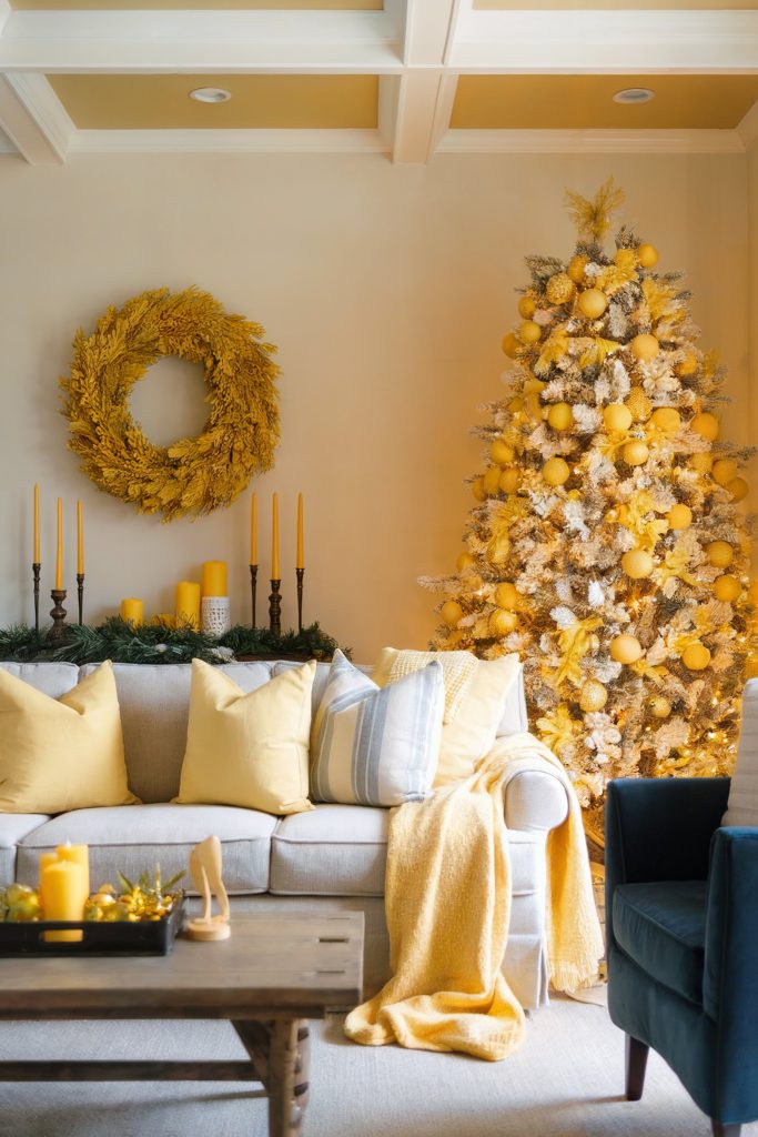 Deck the Halls: 15 Christmas Decor Ideas for a Festive Living Room ...