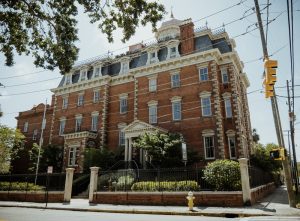 The 15 Most Breathtaking Historic Mansions in Charleston, SC – Home ...