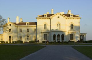 The 20 Most Spectacular Gilded Age Mansions In the Northeast Built By ...