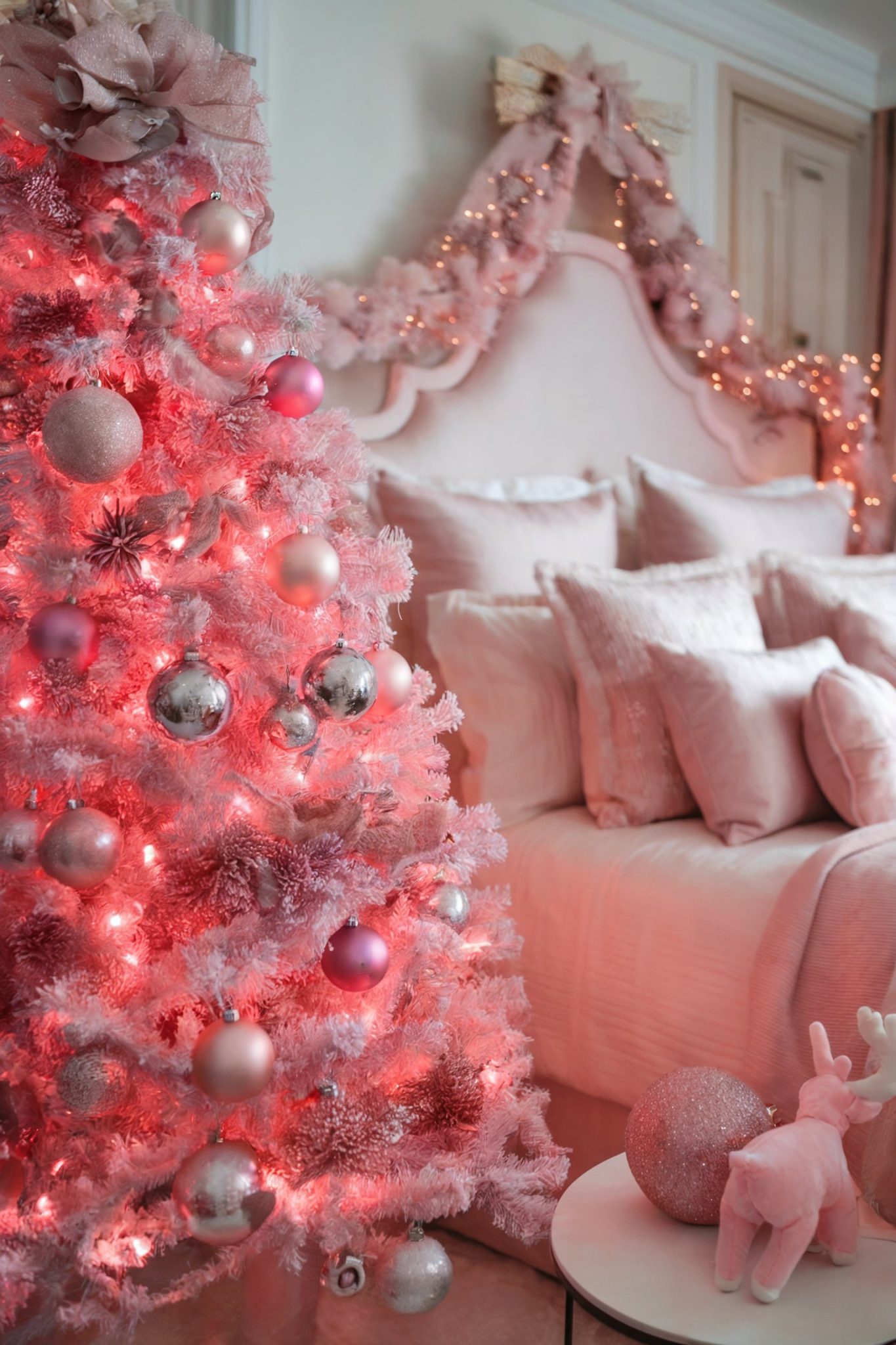 Think Pink: 16 Christmas Bedroom Decor Ideas You’ll Love – Home ...