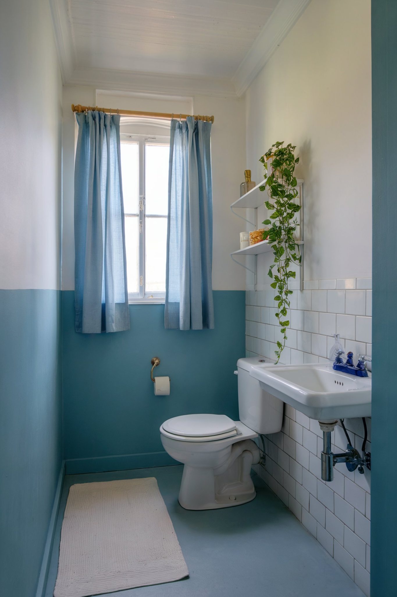 Small Spaces, Big Style: 16 Half Bathroom Ideas to Try Today – Home ...