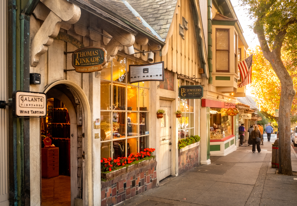 15 of the Most Dog-Friendly Small Towns in the USA – Home Stratosphere