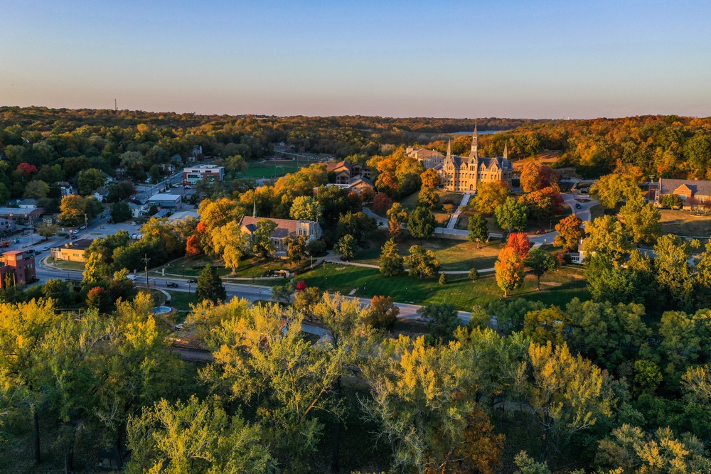 20 of the Most Scenic River Towns in the Midwest – Home Stratosphere