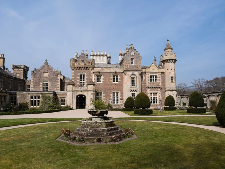 15 Magnificent Historic Estates in Scotland Built by Some of the ...