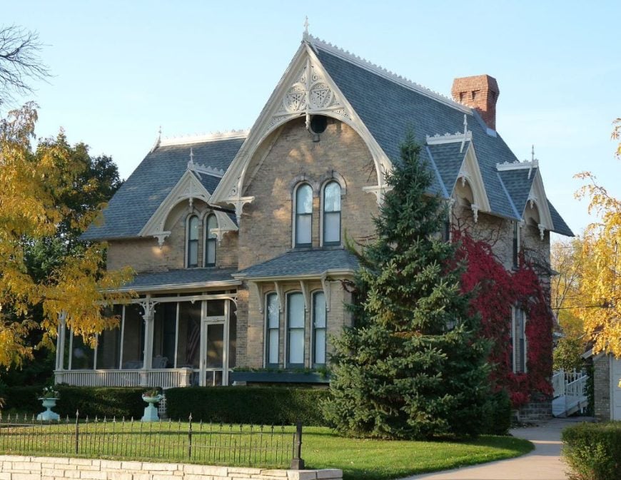 16 Historic Mansions in Wisconsin Built By Beer Barons, Lumber Kings ...
