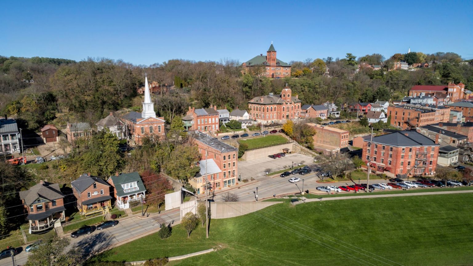 10 Secluded Towns with Rustic Allure in Southern Illinois