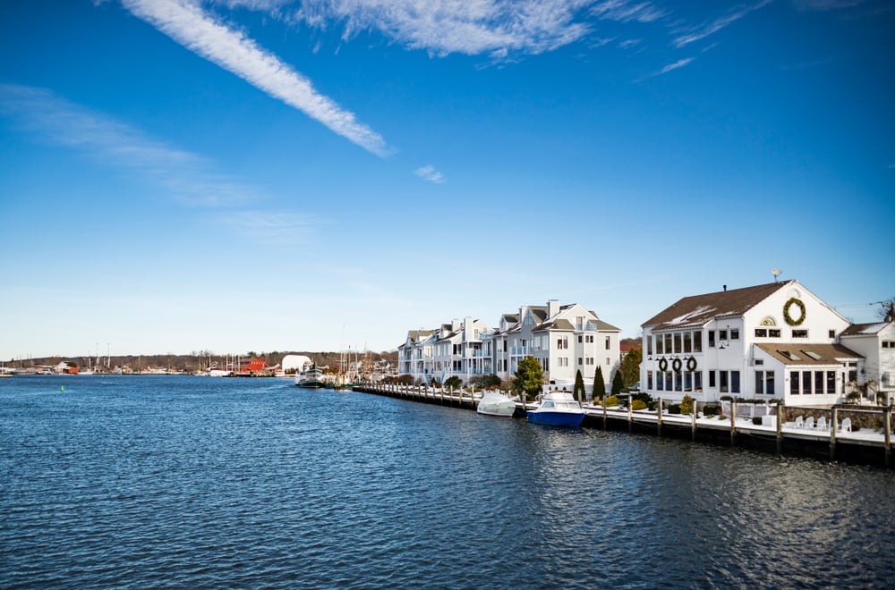 15 Small Towns in the Northeast Famous for Their Storybook Scenery ...