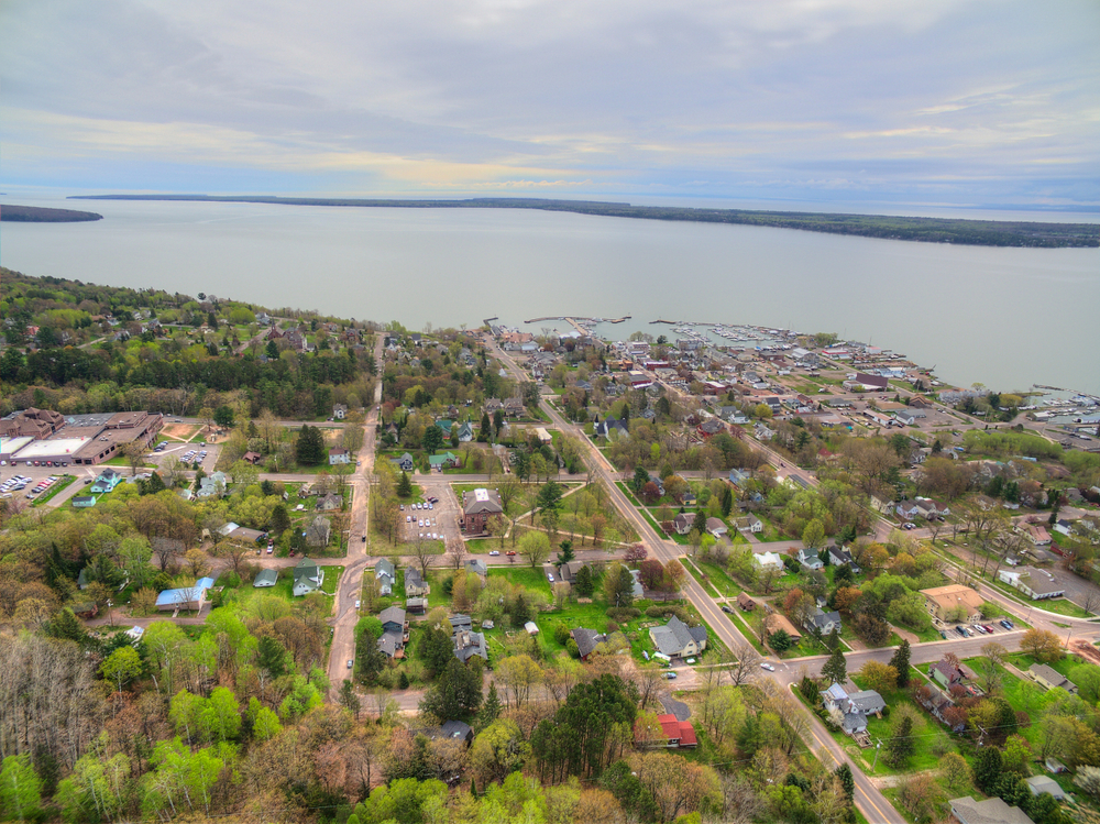 15 Iconic Small Towns in the Midwest USA with Perfectly Preserved Main ...