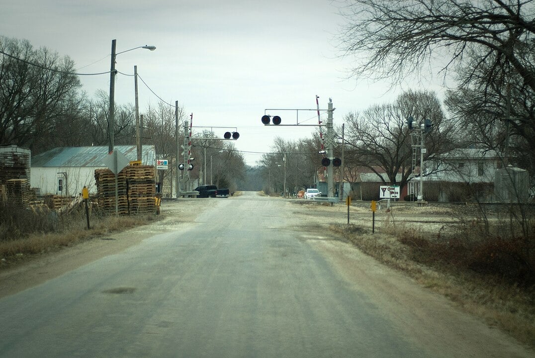 10 Secluded Towns Nestled in the Rolling Flint Hills of Central Kansas ...