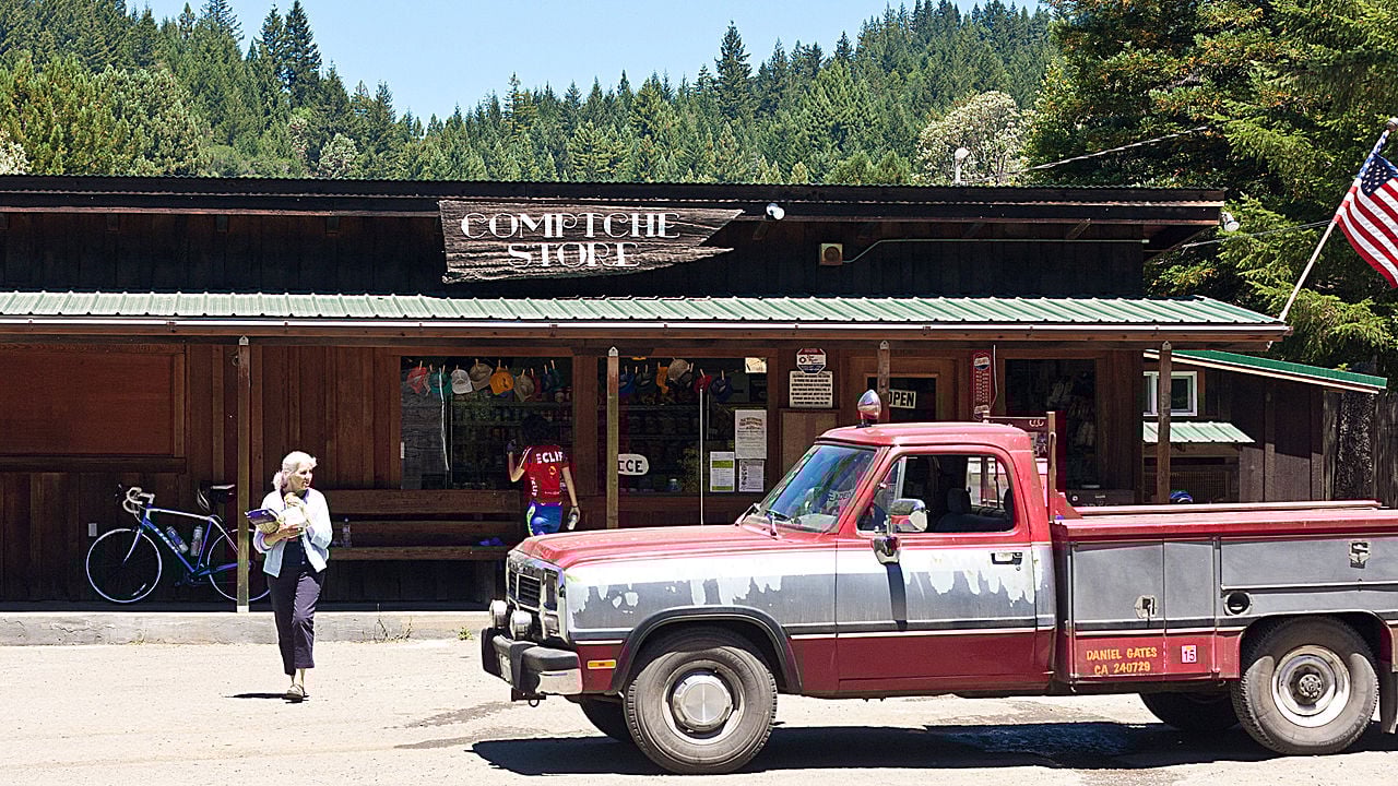 10 Secluded Towns Along California's Mendocino Coast Waiting to Be Explored