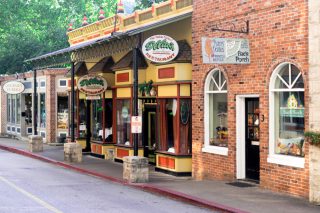 20 of the Best Small Towns in the USA with Fascinating Historic ...