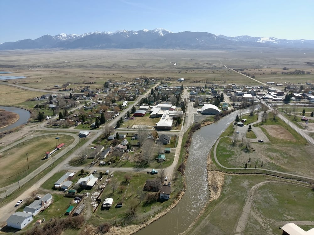 10 Secluded Towns in Montana's Rugged Madison Valley, Northwest of ...
