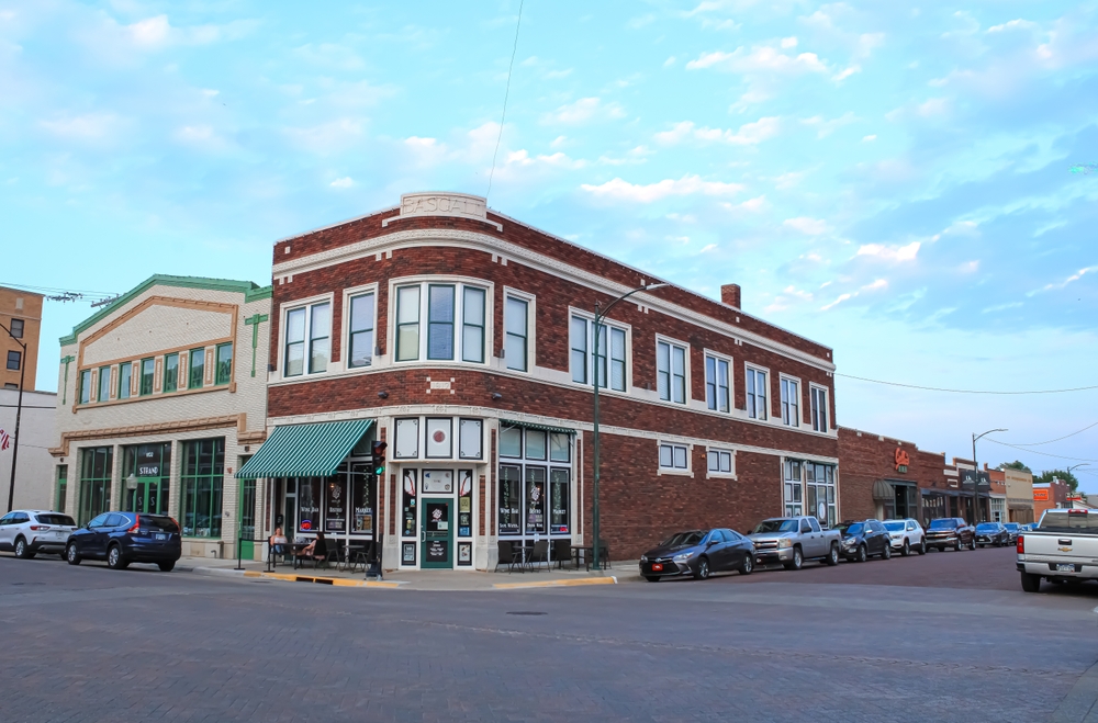19 of the Most Charming Stained Glass Towns in Kansas that Provide ...