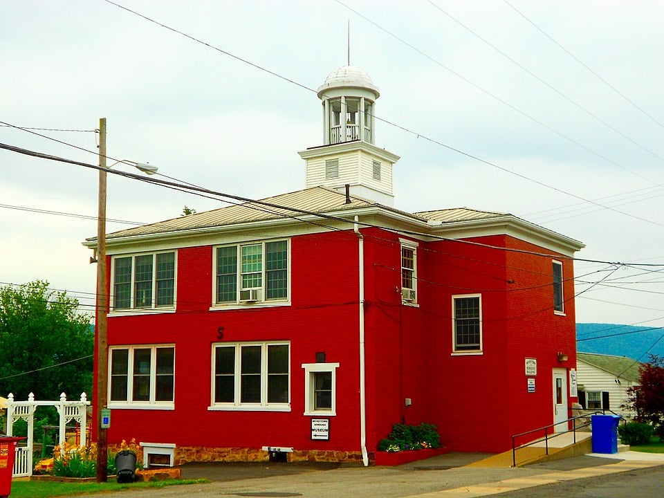10 Secluded Towns in the Central Pennsylvania Ridge and Valley Region ...