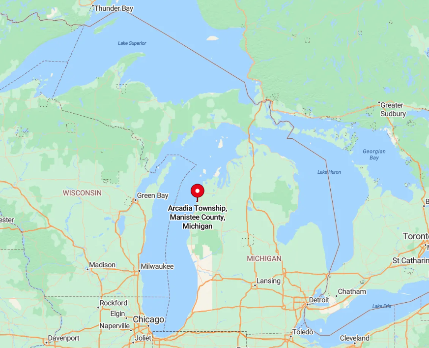 10 Secluded Towns Along the North Shore of Lake Michigan Offer ...