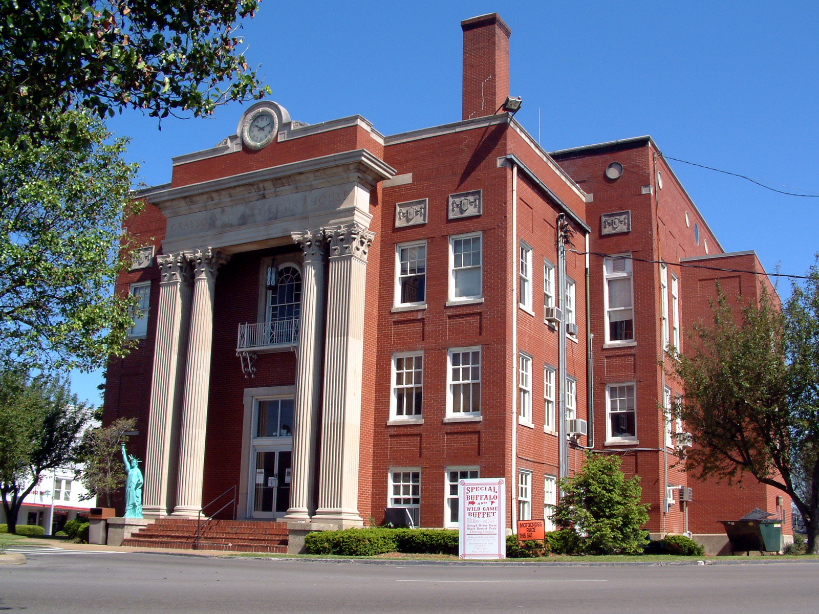 17 of the Most Charming Small Towns in Kentucky’s Cave Country – Home ...