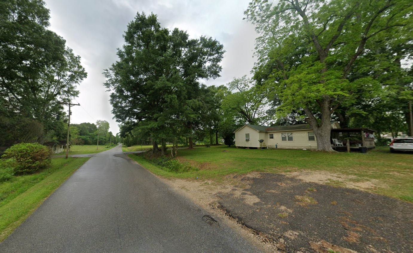 10 Secluded Towns Tucked Away in the Woods of Mississippi’s Leaf River ...