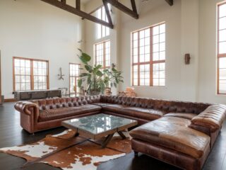Modern Cowboy Vibes—15 Western Living Rooms That Feel Fresh & Timeless ...