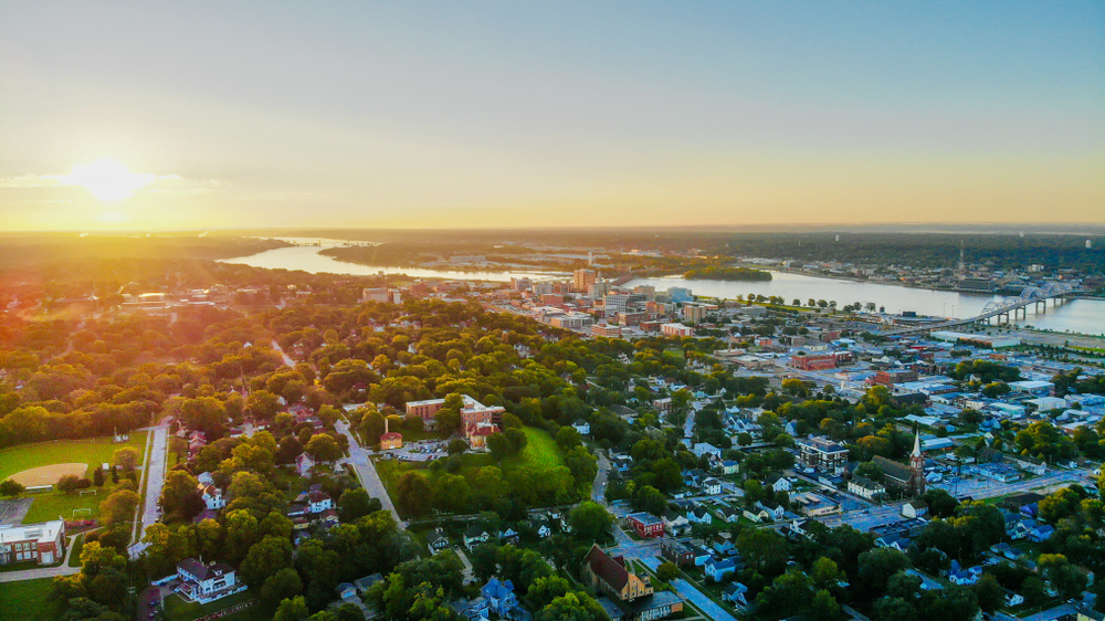 19 Fascinating River Towns Preserve Their Mussel Memories in Iowa’s ...