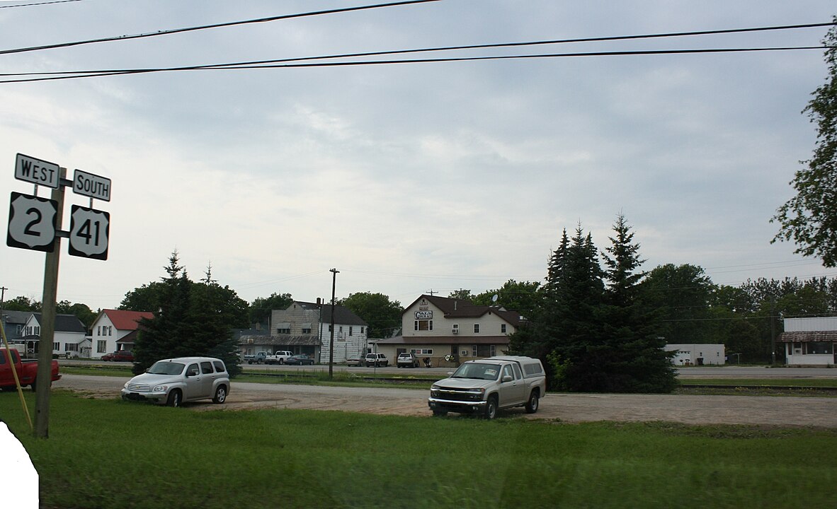 10 Secluded Neighborhoods Living on the Edge in Michigan’s Upper ...