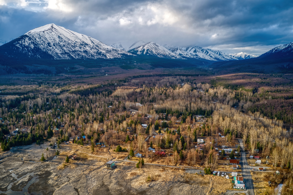 15 Small Towns in Alaska Where You Can Explore Glaciers in Their ...